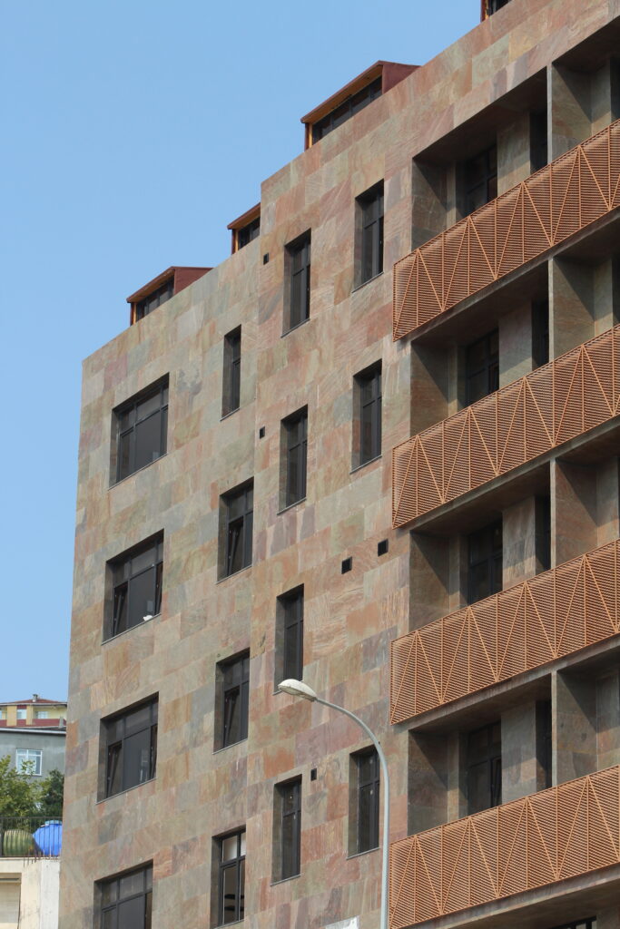 MALTEPE CEMEVİ - Han Stone